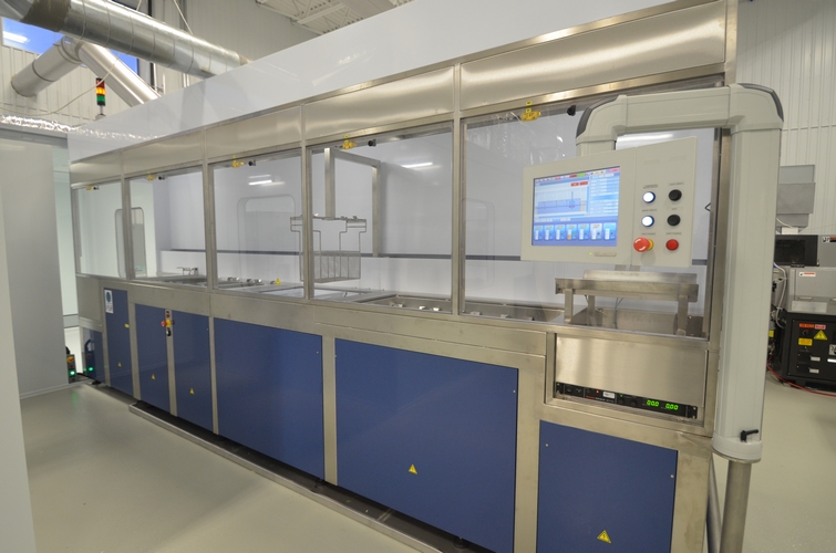 Nettoyage et traitement de surface de dispositifs médicaux sur la même ...