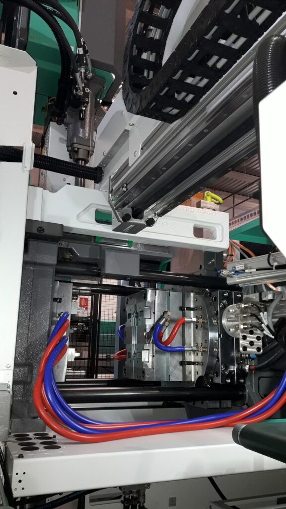 Injection bi-matière de petites pièces – DeviceMed.fr